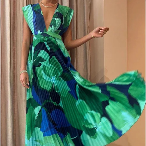 Dresses | Bcbg Plunge Dress Beautiful Vibrant Colors Satin Back Zip ...